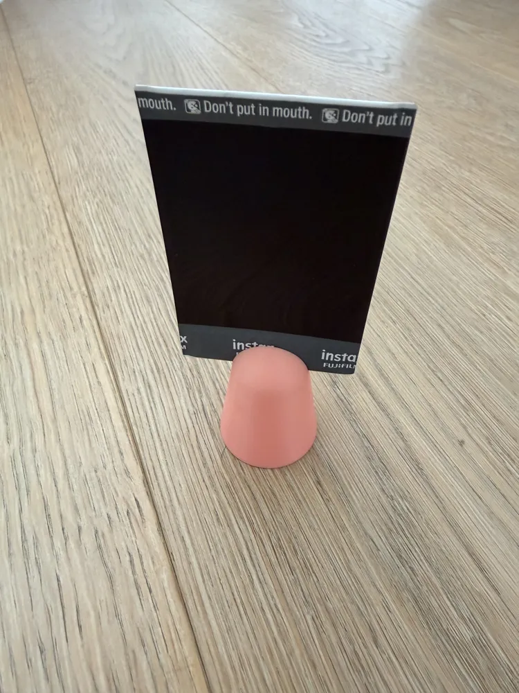 Postcard/photo stand - Free 3D Print Model - MakerWorld