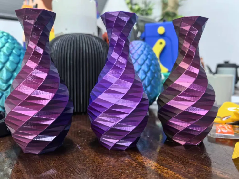 PLA Silk Dual Color Test Vase by bing3d - MakerWorld