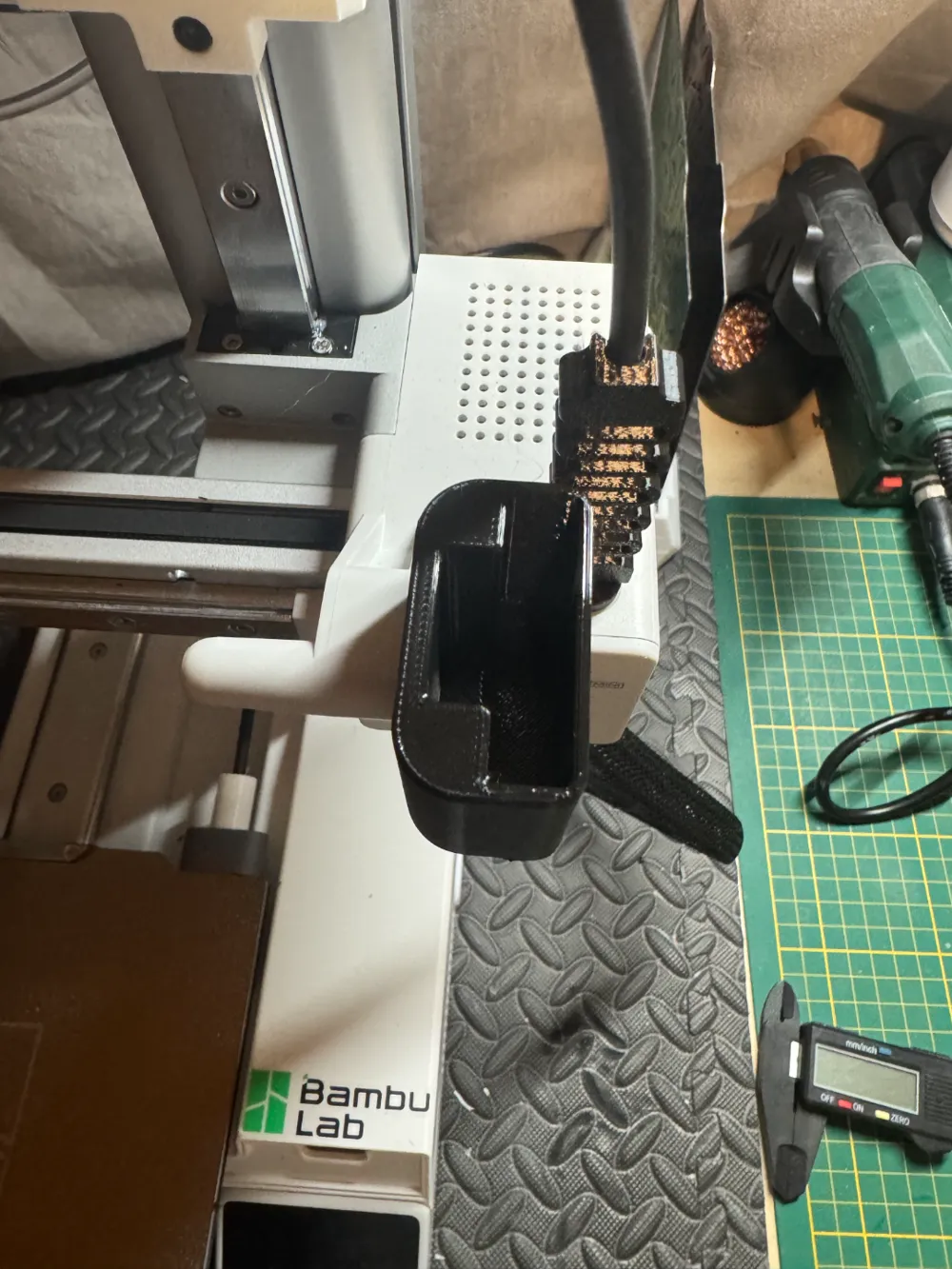 Bambu Scraper Grip Holder for A1 mini by bomber - MakerWorld