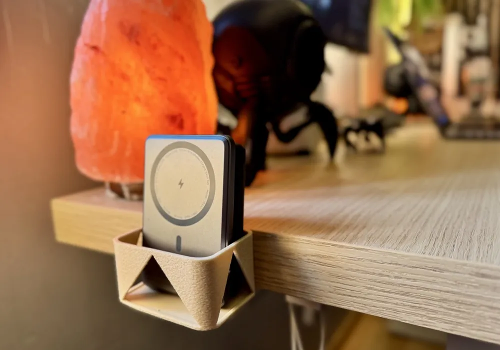 Versteckte Schreibtischaufbewahrung - Tech-Ablage & Getränkehalter ...