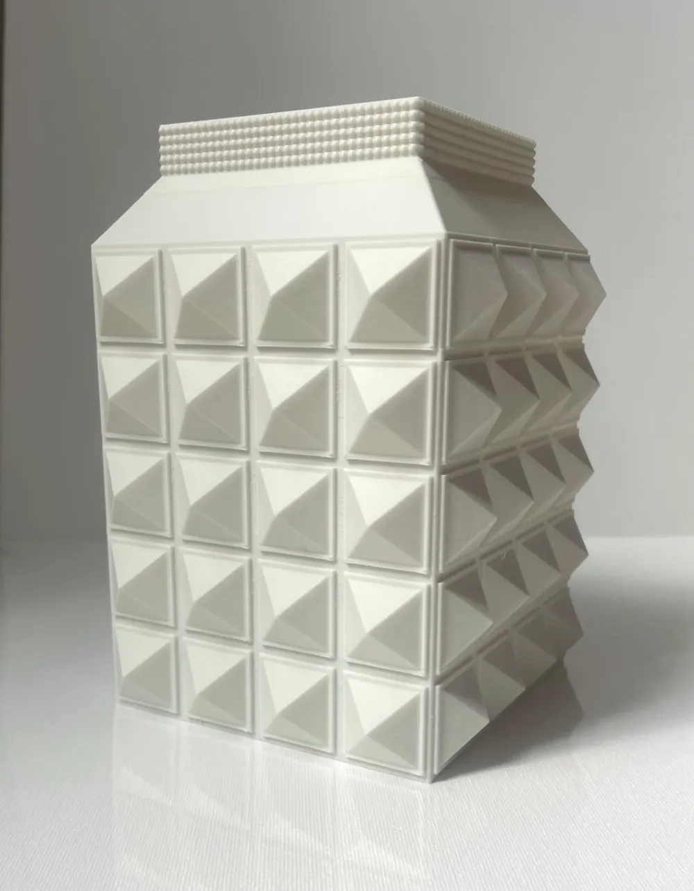 Adler Style Modern Vase by KNDesigns3D - MakerWorld