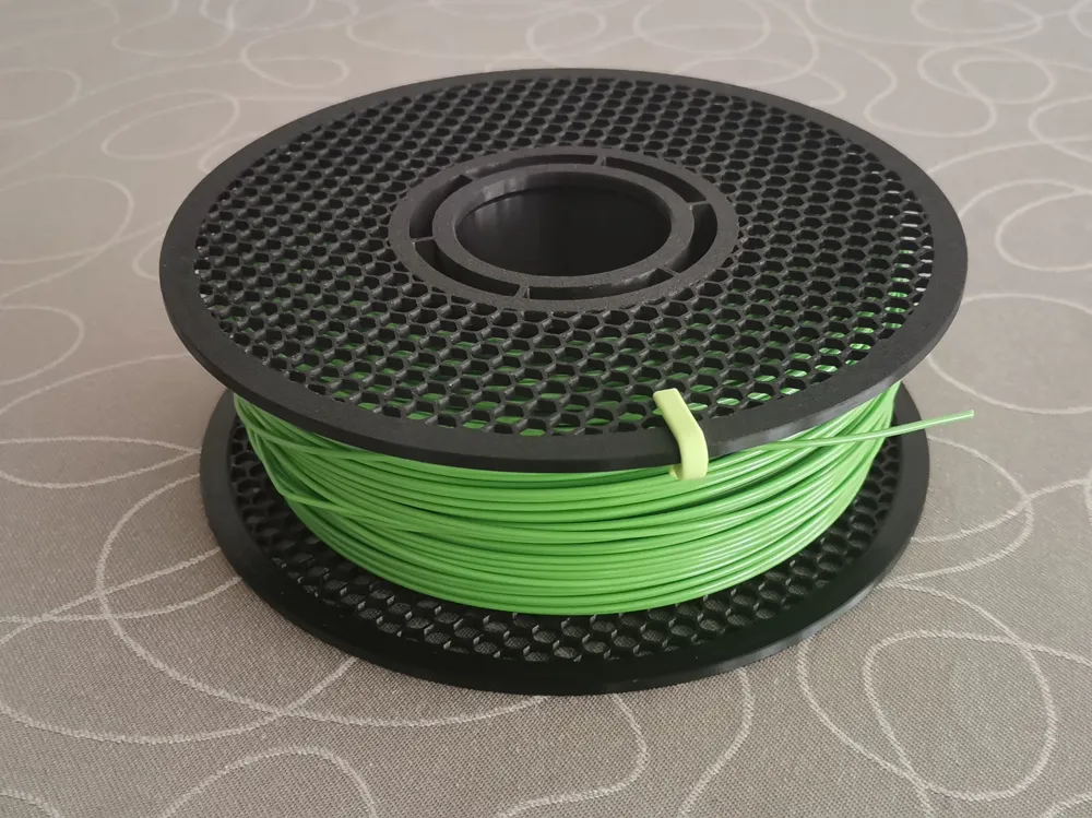 Bambu Reusable Spool (light / cleaned: 1 kg) Remixed by suit1337 ...