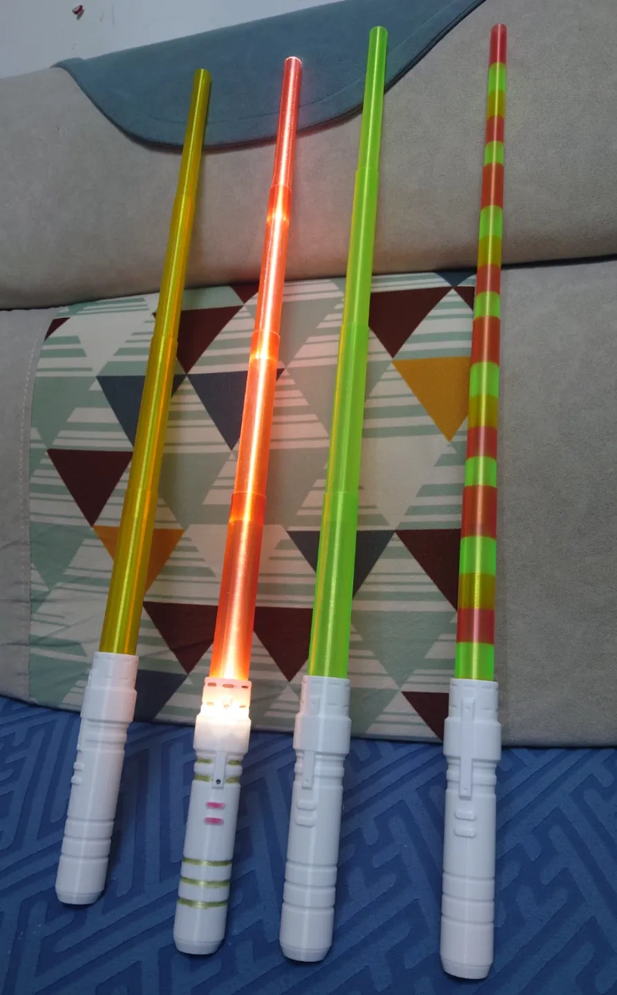 Extendable Lightsaber with Light - mini version by 木下言叶 - MakerWorld