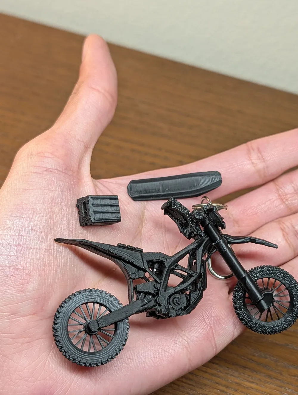 Keychain Surron Ultra Bee - Free 3D Print Model - MakerWorld