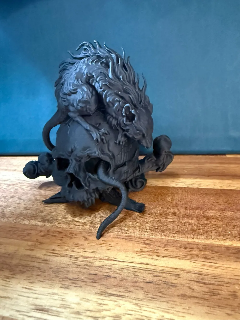 Gothic Baroque Skull and Rat Statue - Free 3D Print Model - MakerWorld
