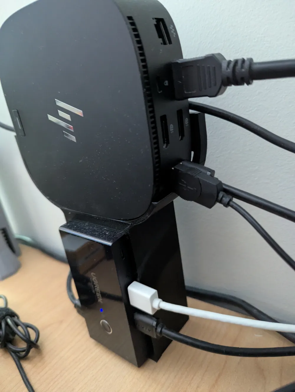 HP USB Universal Dock G2 USB Switch Selector Stand Remixed by ...