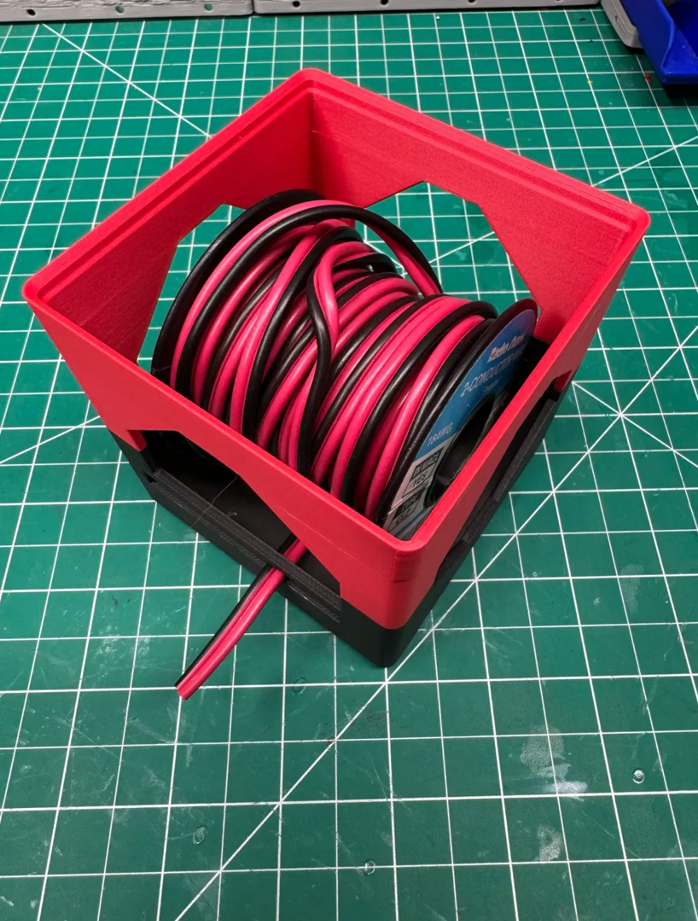 Gridfinity red/black wire spool holder by Longracks Labs - MakerWorld