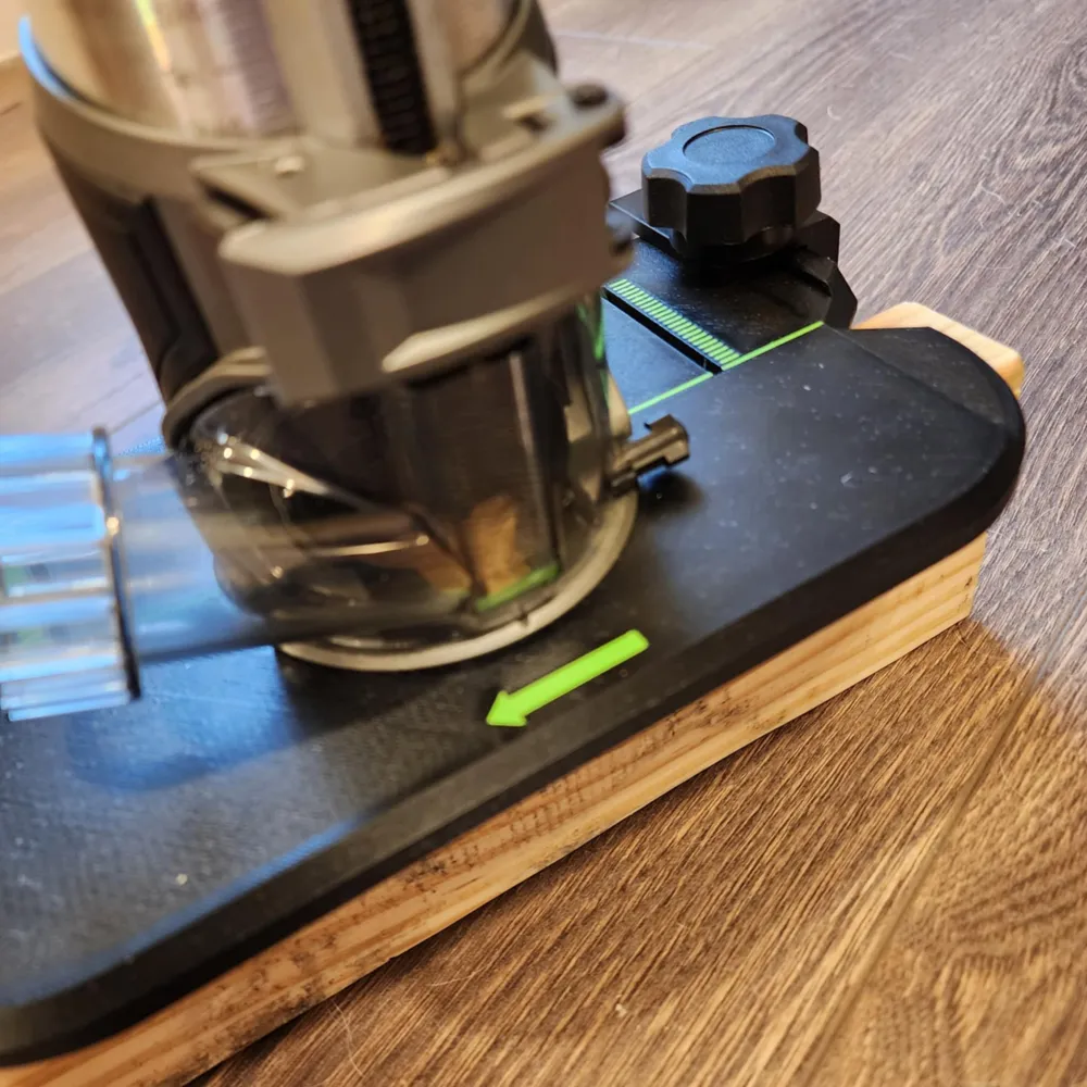 Milwaukee Compact Router Edge Guide / Groove Jig by Roelax MakerWorld ...