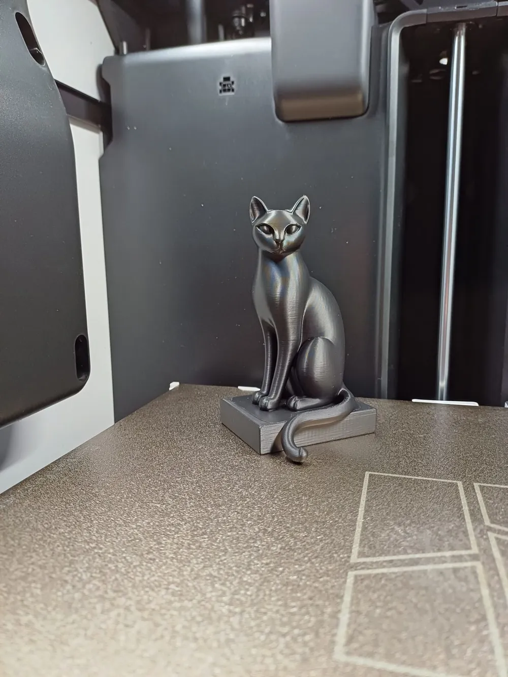 Elegant Sitting Cat - Free 3D Print Model - MakerWorld
