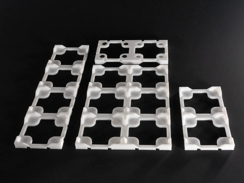 Gridfinity Magnet Base Improved (up to 6x6) Remixed by Perfect Scale ...