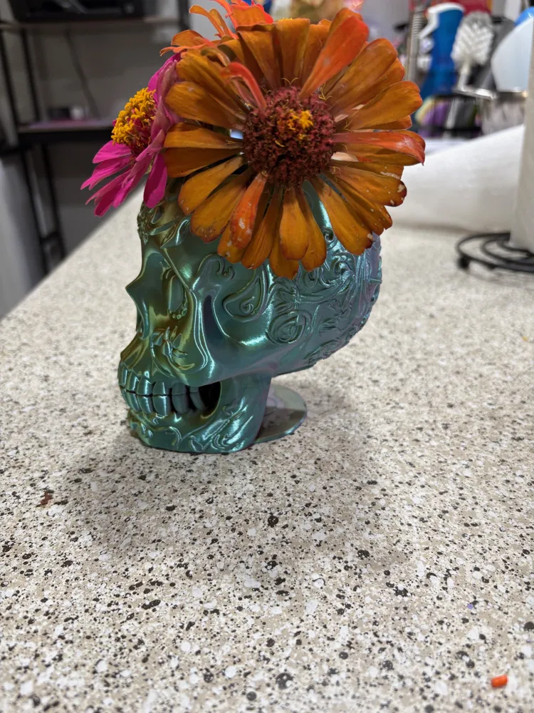 Heart Sugar Skull Flower/Pencil Holder - Free 3D Print Model - MakerWorld