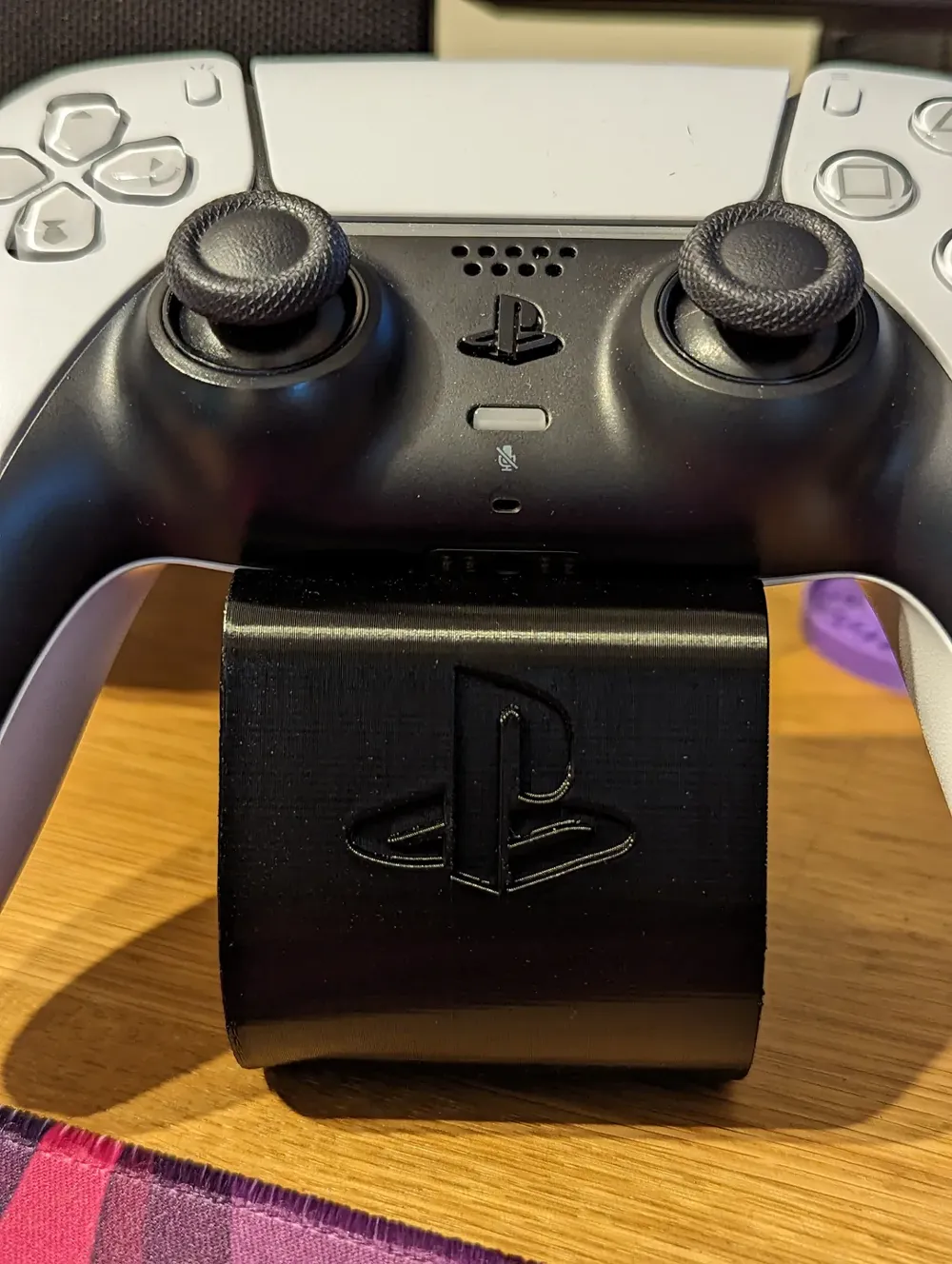 Playstation 5 controller stand by LayerBond - MakerWorld