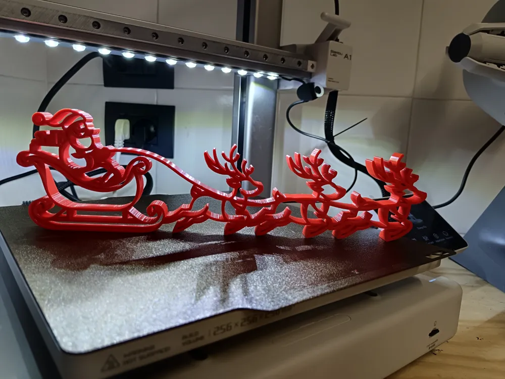 Papai Noel no trenó com as renas por AGEVOLOSTL MakerWorld: Baixe ...