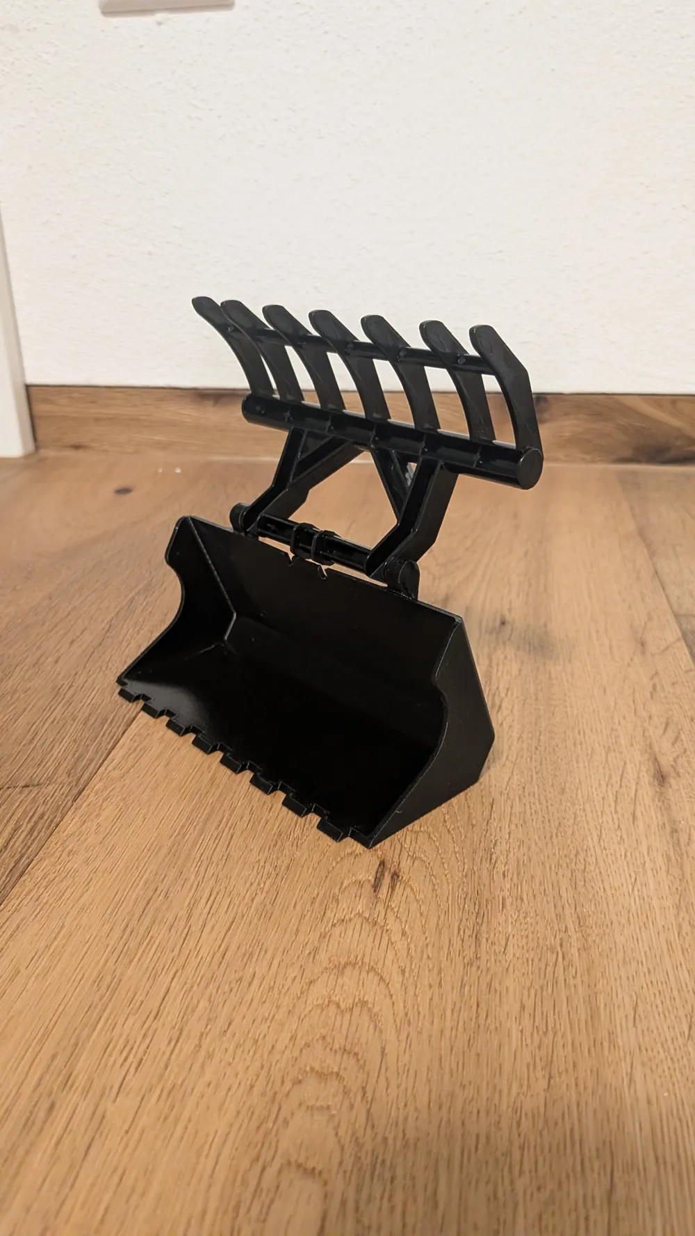Bruder Front Loader Wide Bucket - Free 3D Print Model - MakerWorld