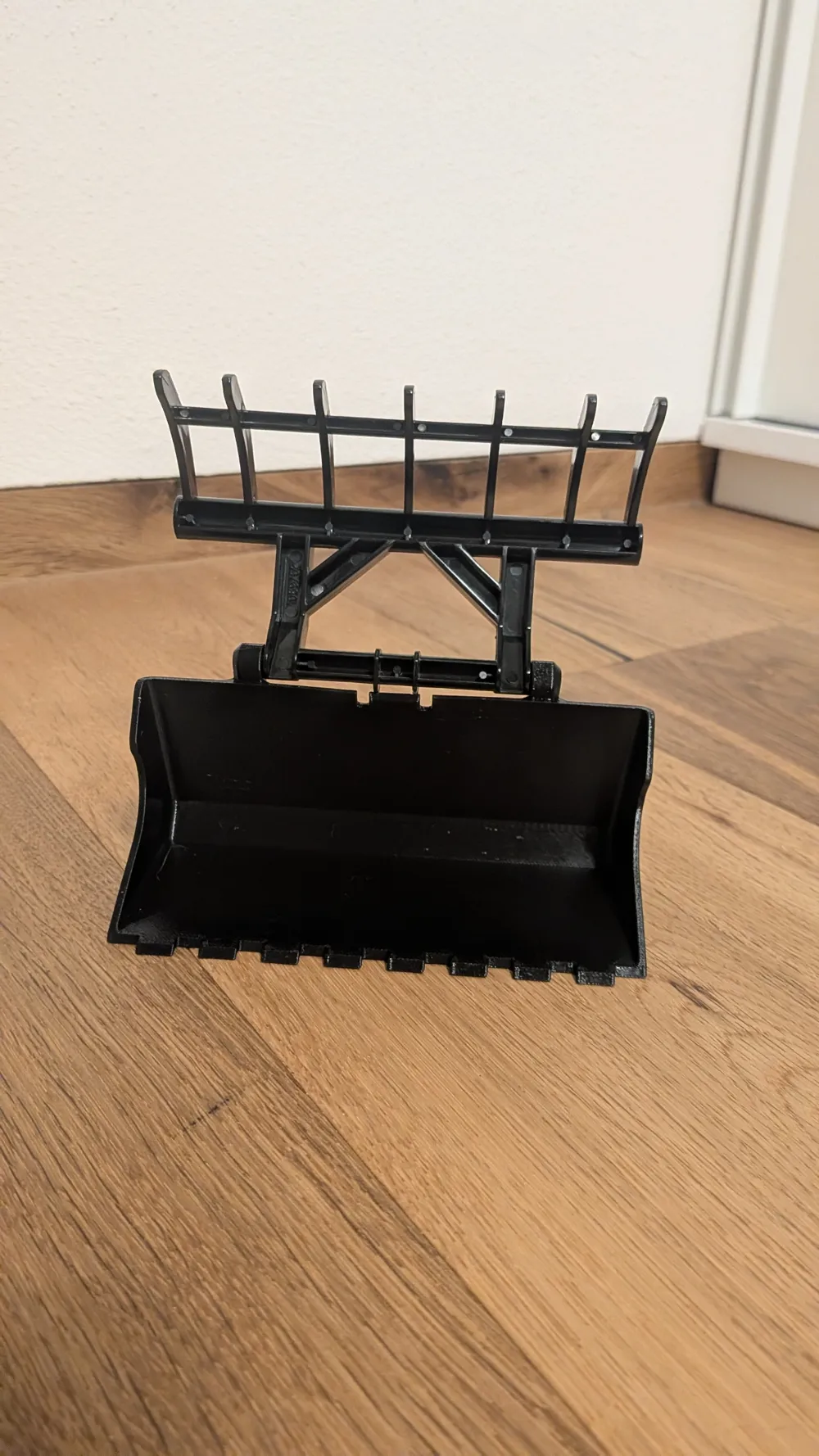 Bruder Front Loader Wide Bucket - Free 3D Print Model - MakerWorld