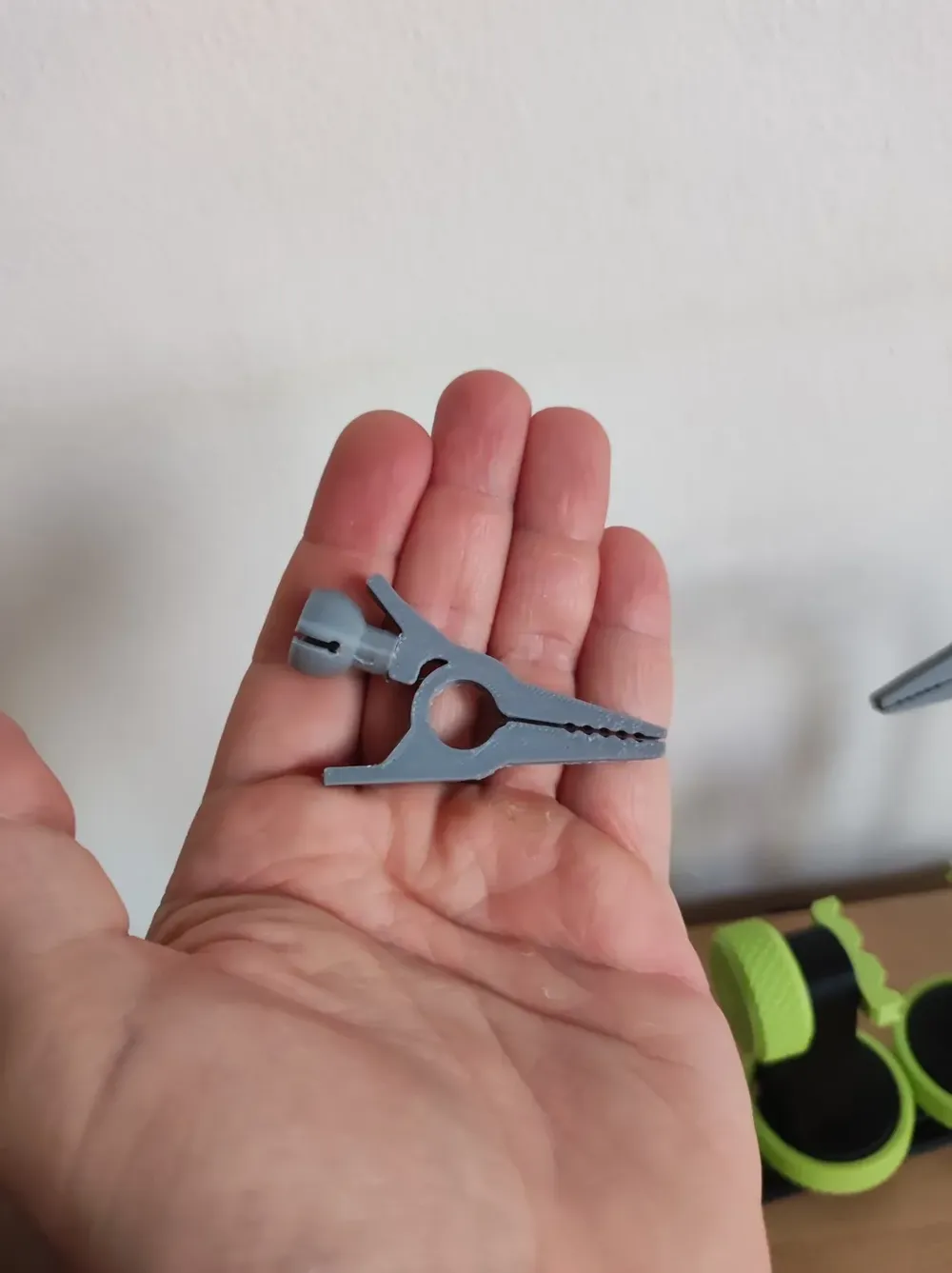 SOLDERING HELPING HANDS CLAMP CLIP Remixed by Engineering Projects ...