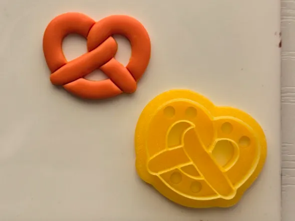 Pretzel Clay Cutter - Free 3D Print Model - MakerWorld