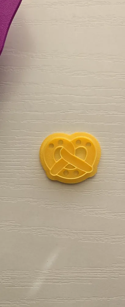 Pretzel Clay Cutter - Free 3D Print Model - MakerWorld