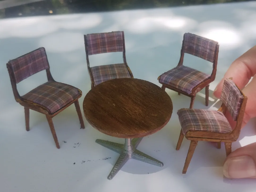 Retro 70's Dining Chairs + Table - Free 3D Print Model - MakerWorld