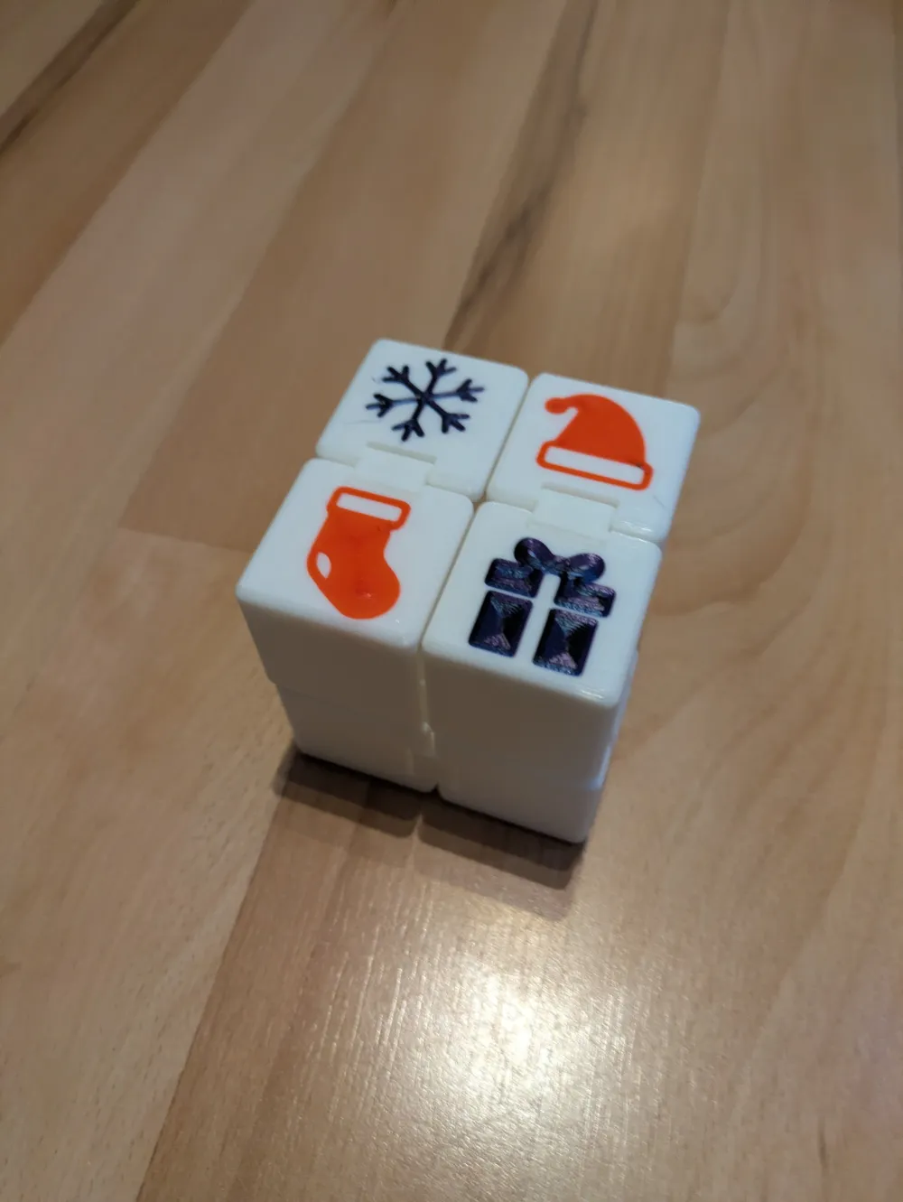 Large Xmas Infinity Gift Box - Free 3D Print Model - MakerWorld
