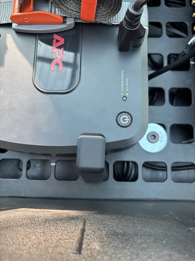 APC USV Montagehalterung für Pelican Molle Panel – Kostenloses 3D ...