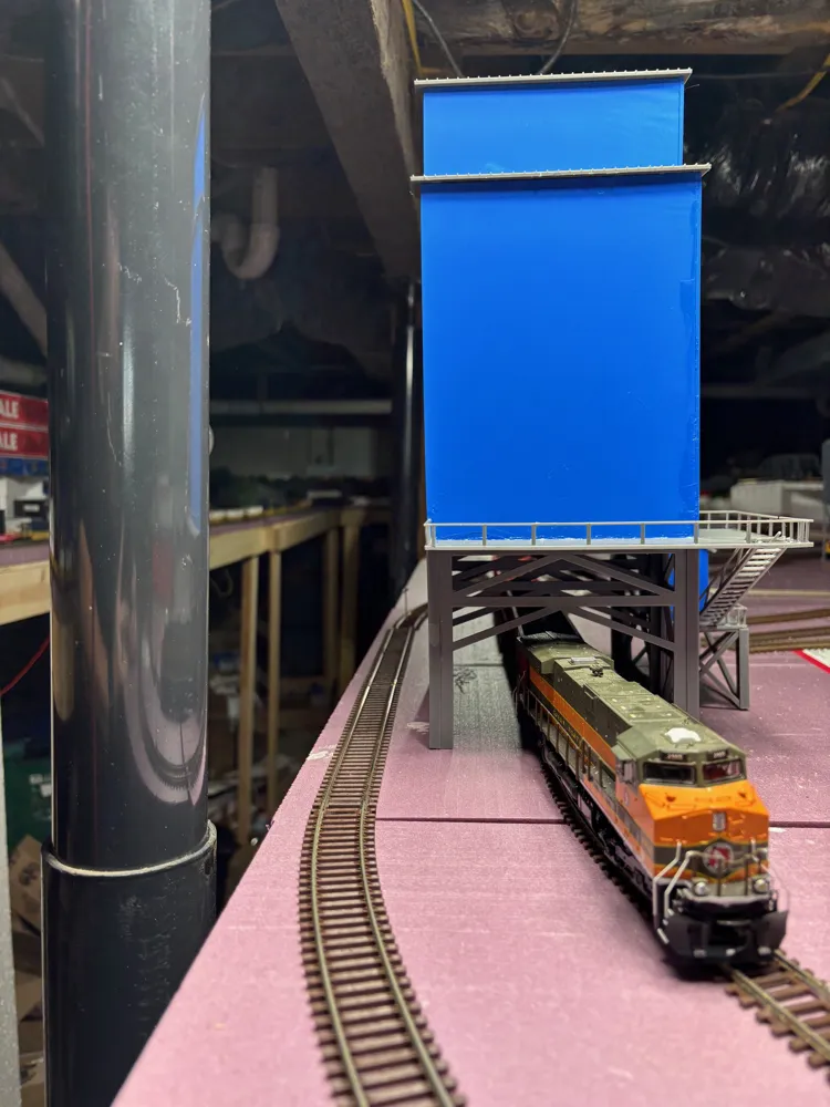HO Scale Coal Flood Loader - Free 3D Print Model - MakerWorld