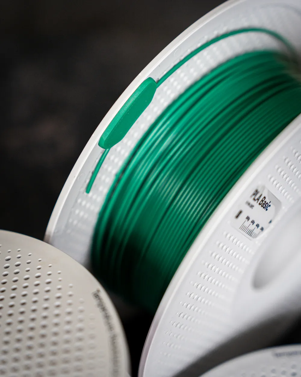 Filament clip for Bambu Lab spools - Free 3D Print Model - MakerWorld