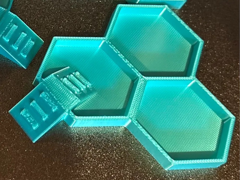 Honeycomb Isopod Dish by lulli MakerWorld: Download Free 3D Models