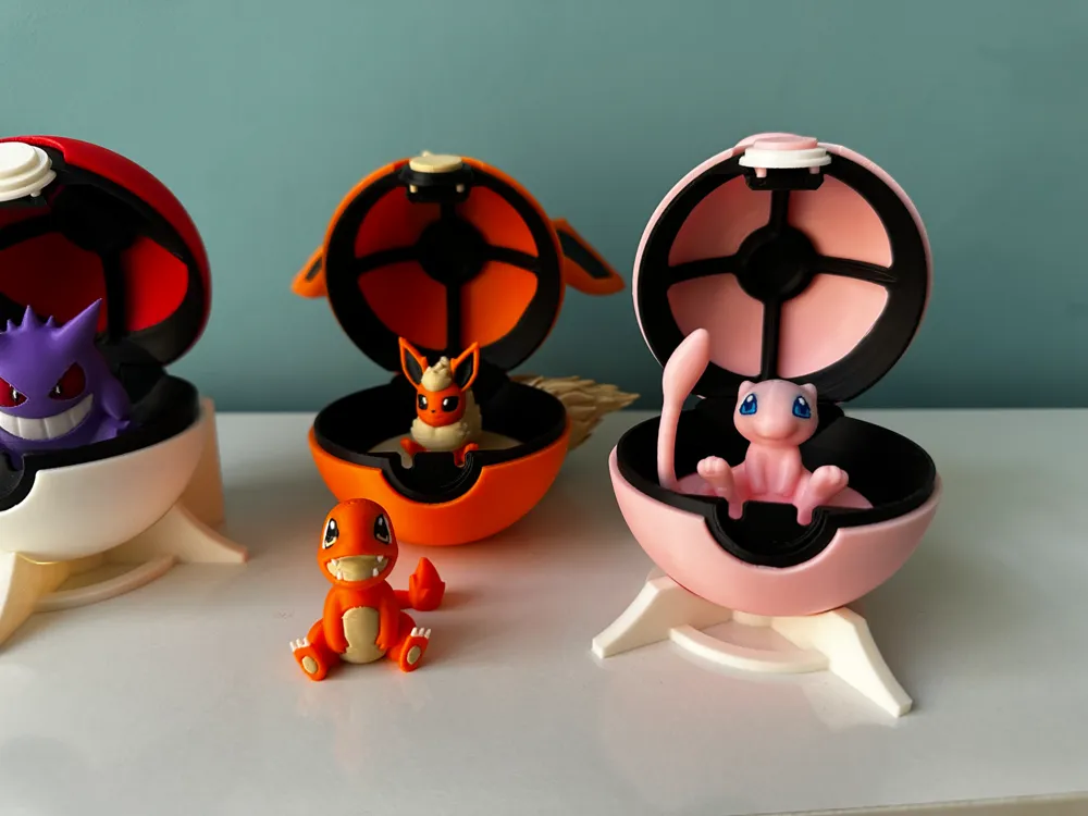 Detailed Display Pokeball Version by Torikami - MakerWorld