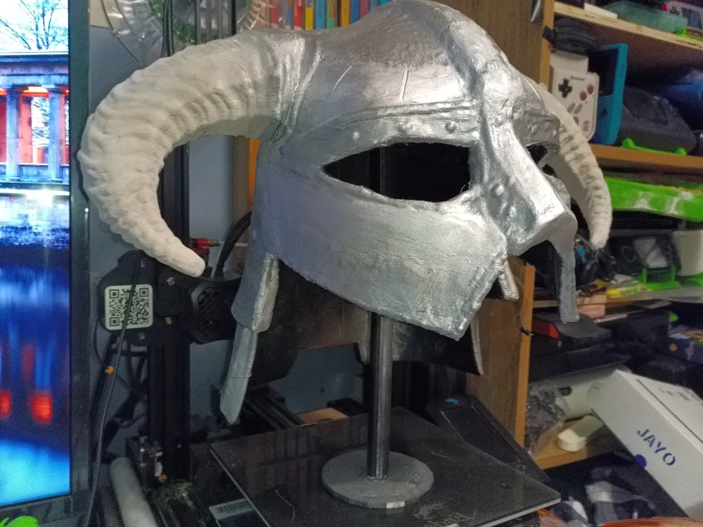 Simple Helmet/Mask Display Stand by Flancanstain MakerWorld: Download ...
