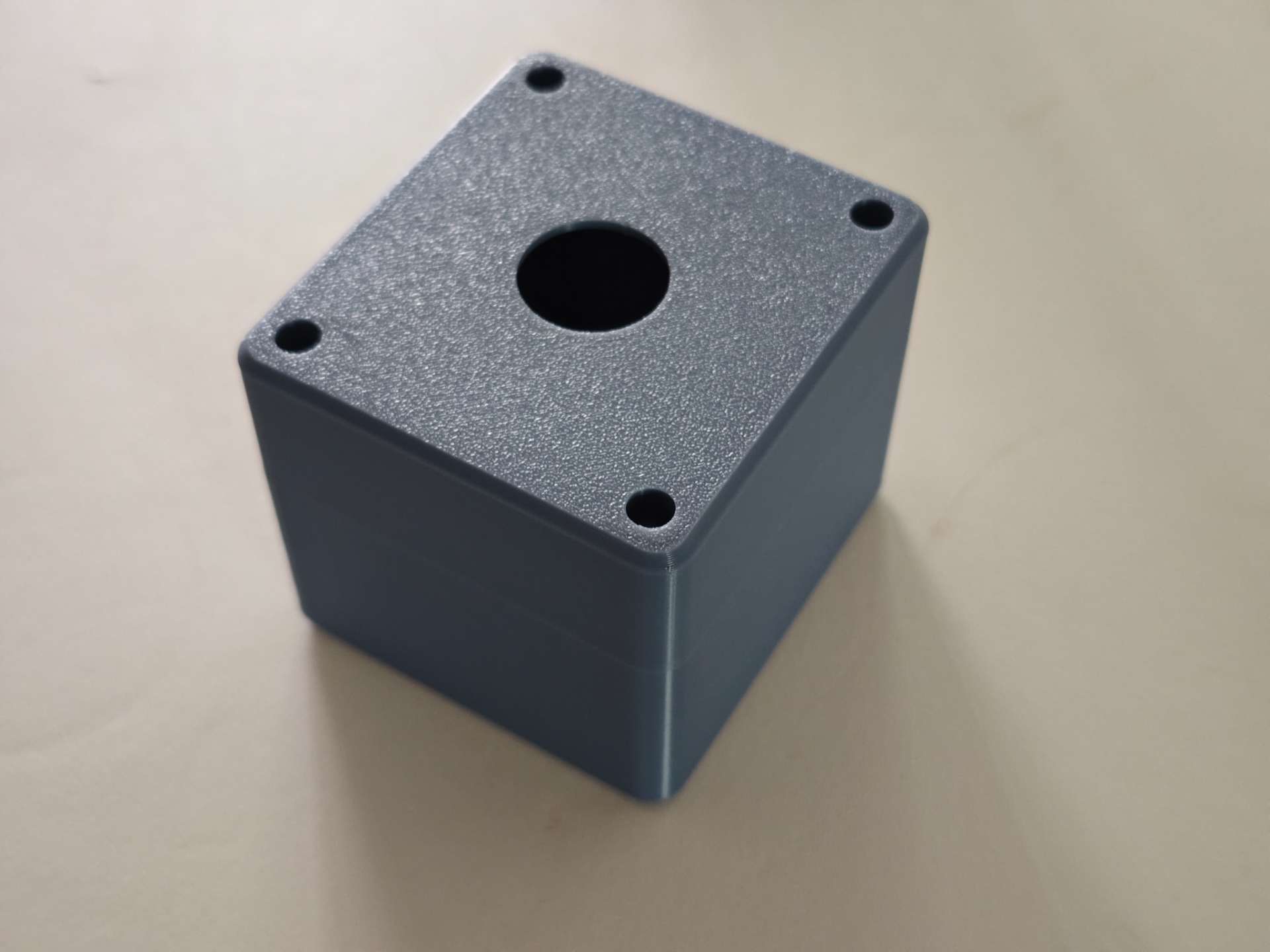 Single-Hole Emergency Stop Box by 夏至 - MakerWorld