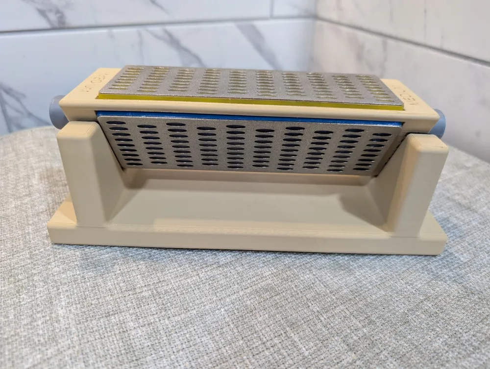 Tri Grit Knife Sharpening Block (rotating) by skulbeth - MakerWorld