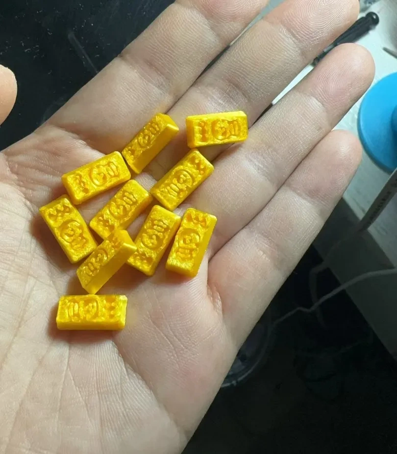 999 Mini Gold Bars, wishing the community's wealthy men and women a ...