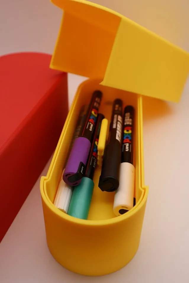 Sliding pencil case - Optional magnet hold by BuildByte3D - MakerWorld