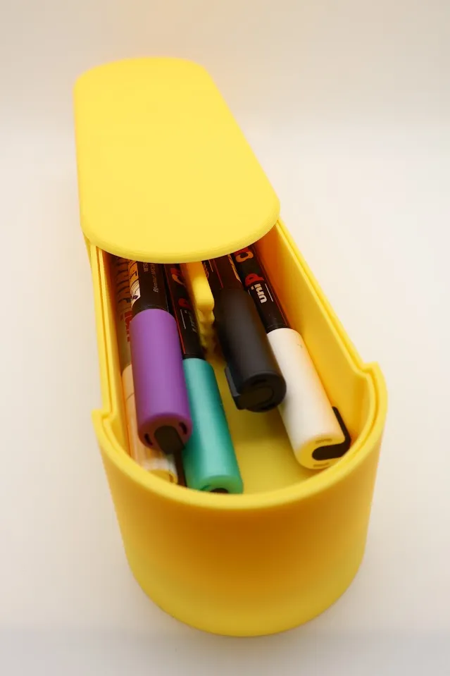 Sliding pencil case - Optional magnet hold by BuildByte3D - MakerWorld