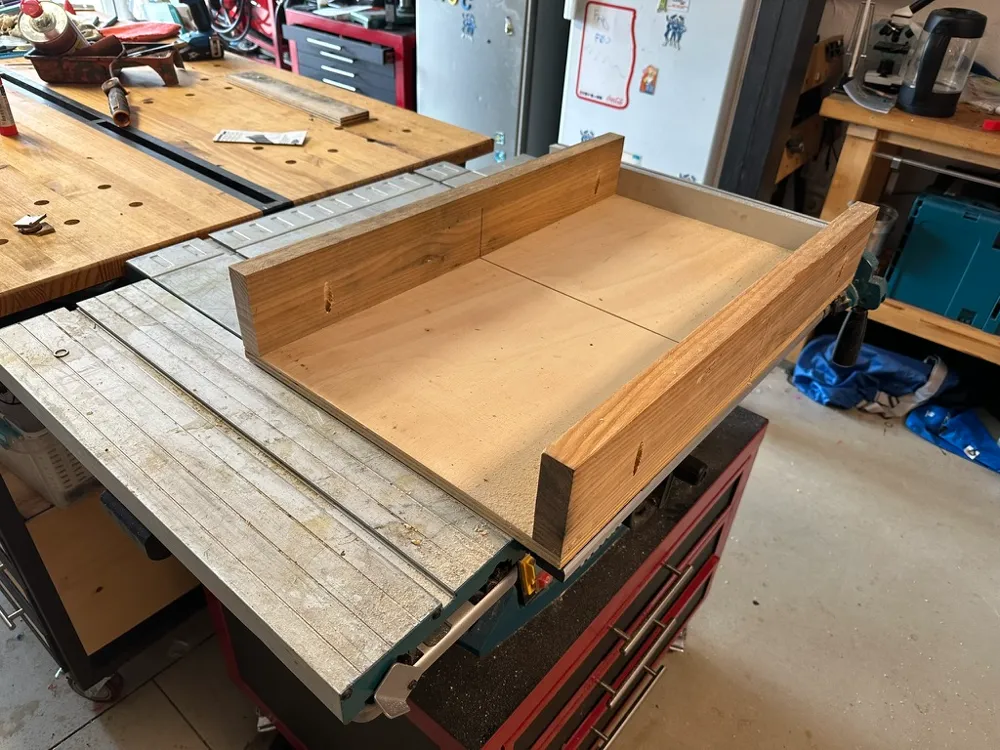 Makita Table Saw Track runner (MLT100N) by batou99 - MakerWorld