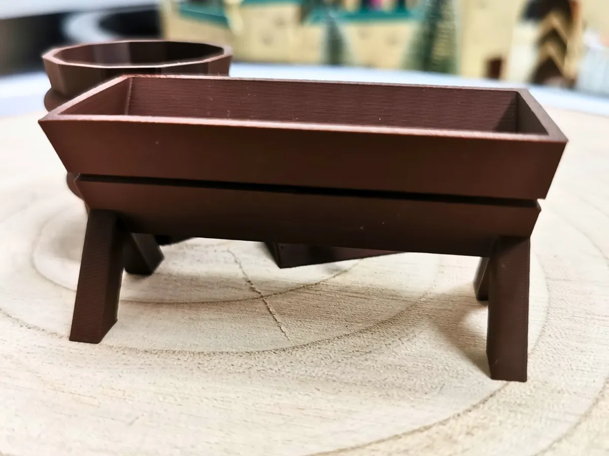 Animal feed Trough miniature by Thomas MakerWorld: Download Free 3D Models