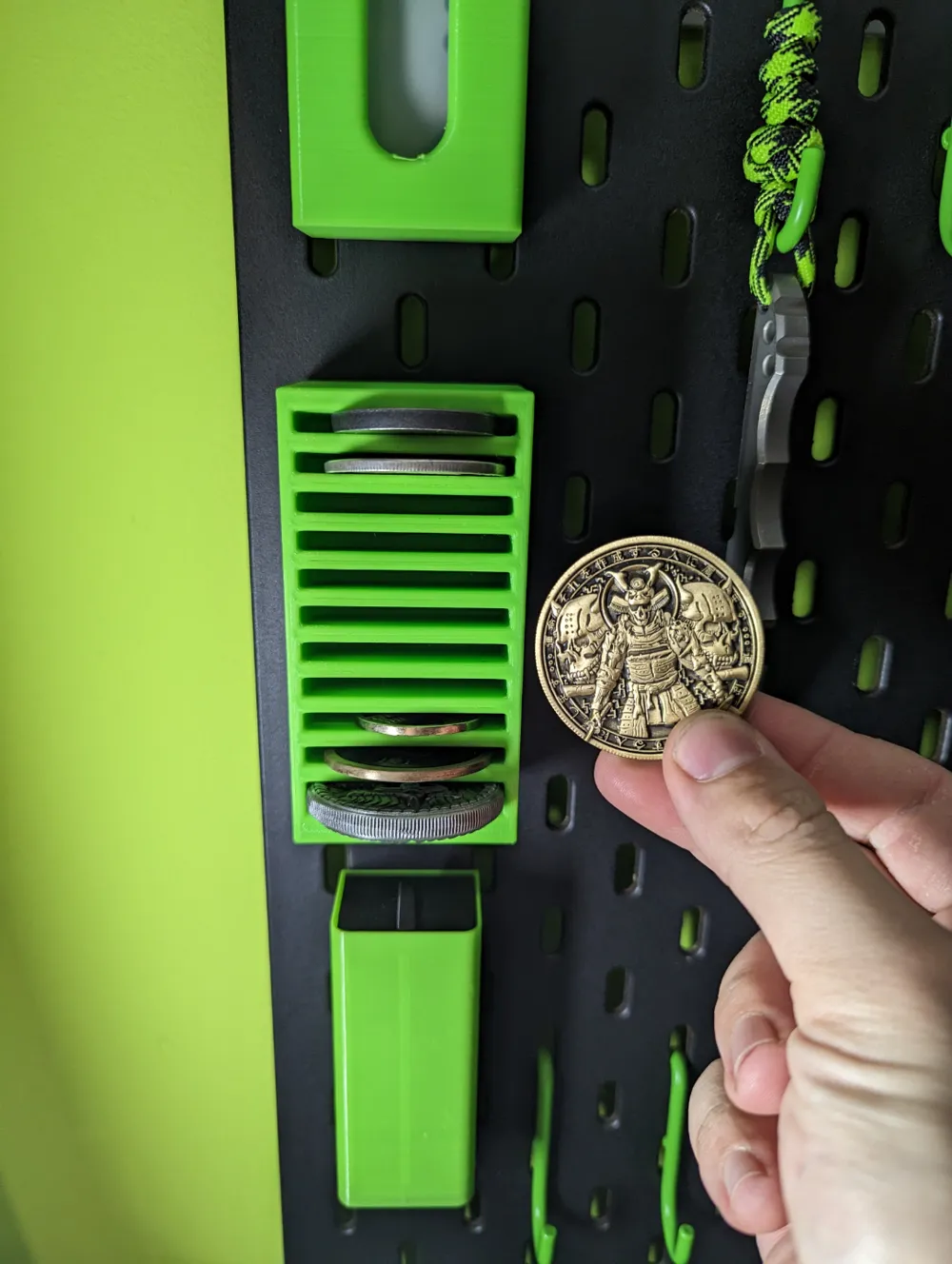 EDC coins display Skadis by V EDC off - MakerWorld