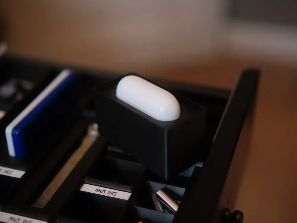AirPods Pro Gridfinity holder by XYZWERKZ - MakerWorld