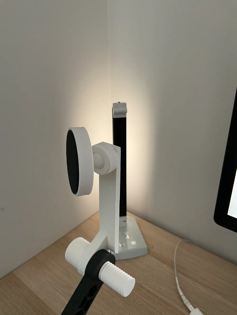 MagSafe Attachment for Flexible & Sturdy Phone Arm Remixed by jannis ...