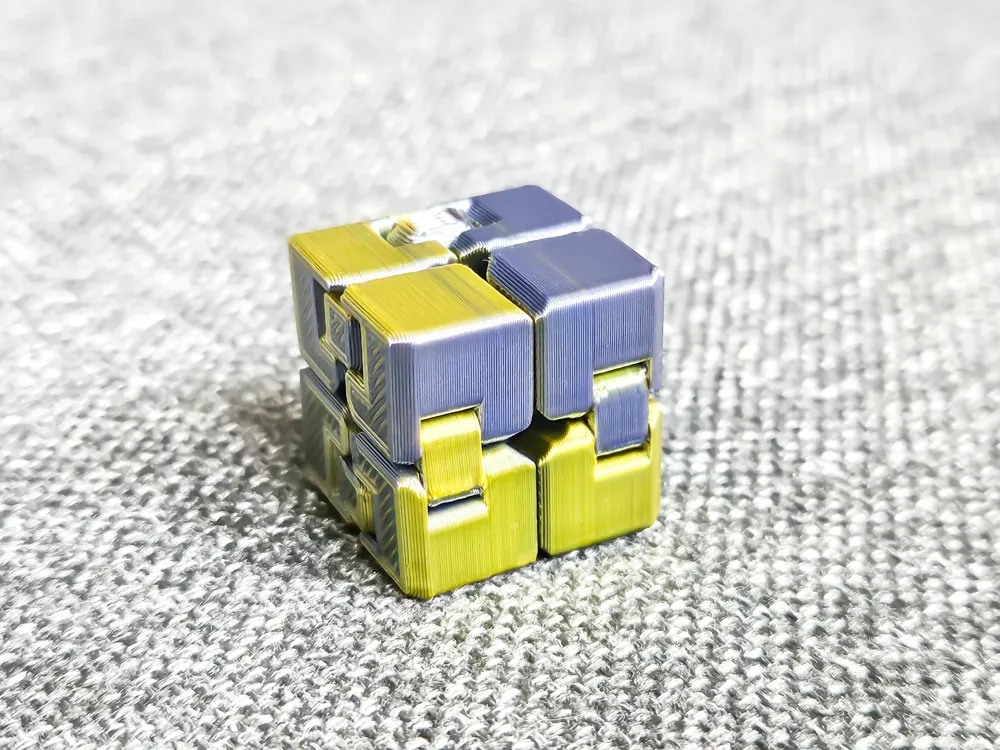 Infinity Cube Fidget 8g (print in place) by Mr_Andre MakerWorld ...
