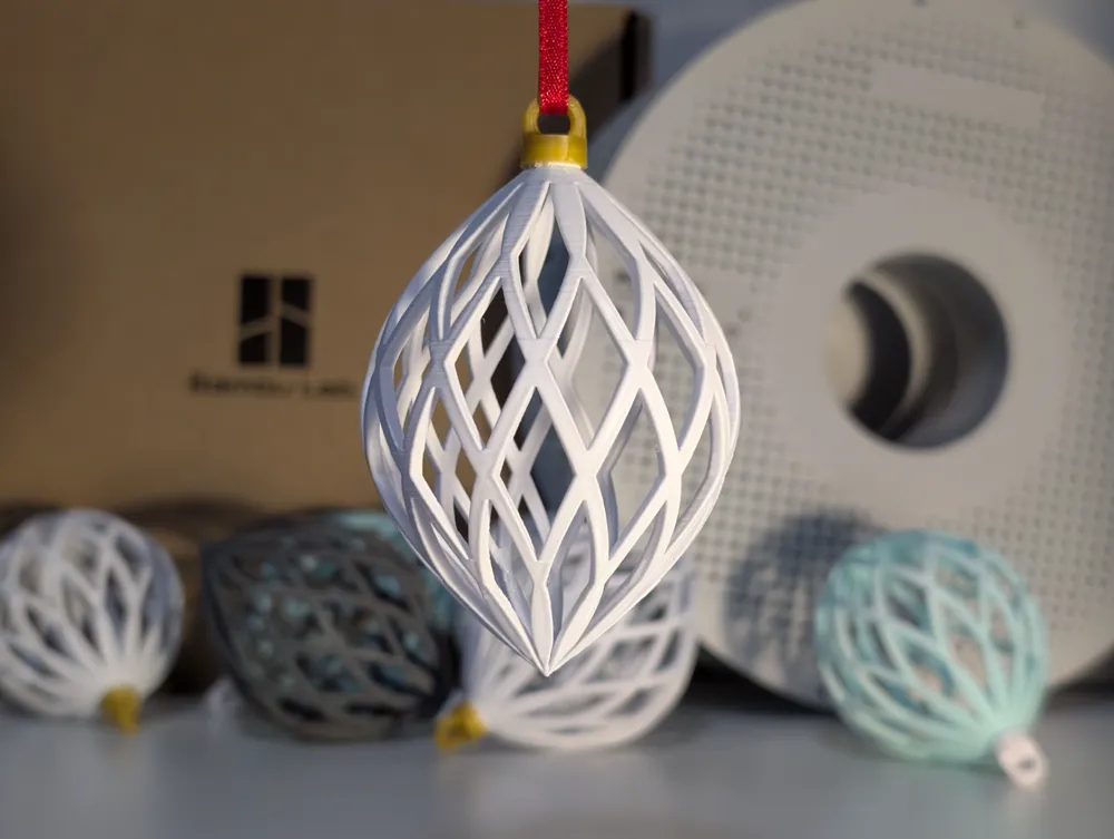 Double Pointed Hollow Christmas Bauble by Matthew G. - MakerWorld