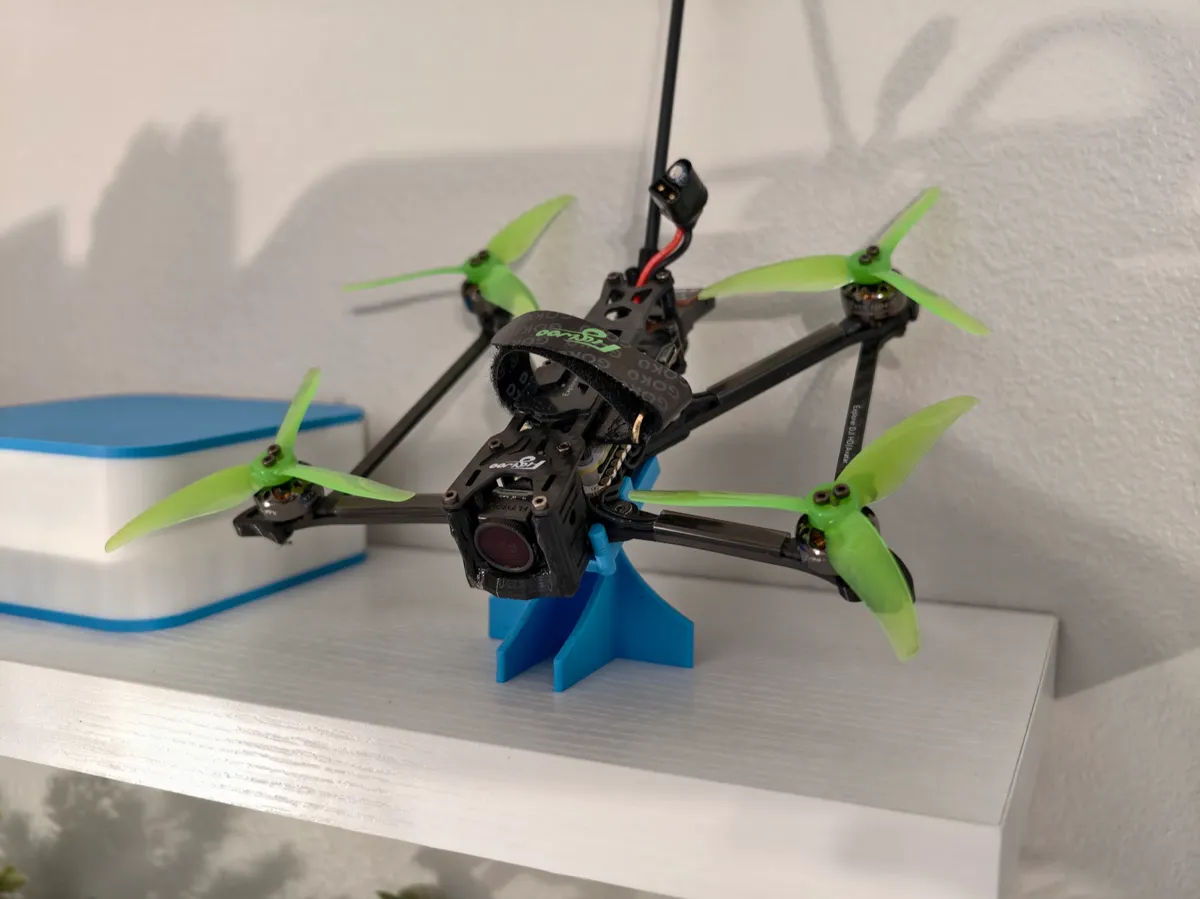 Flyoo Explorer LR4 Display Stand - Free 3D Print Model - MakerWorld