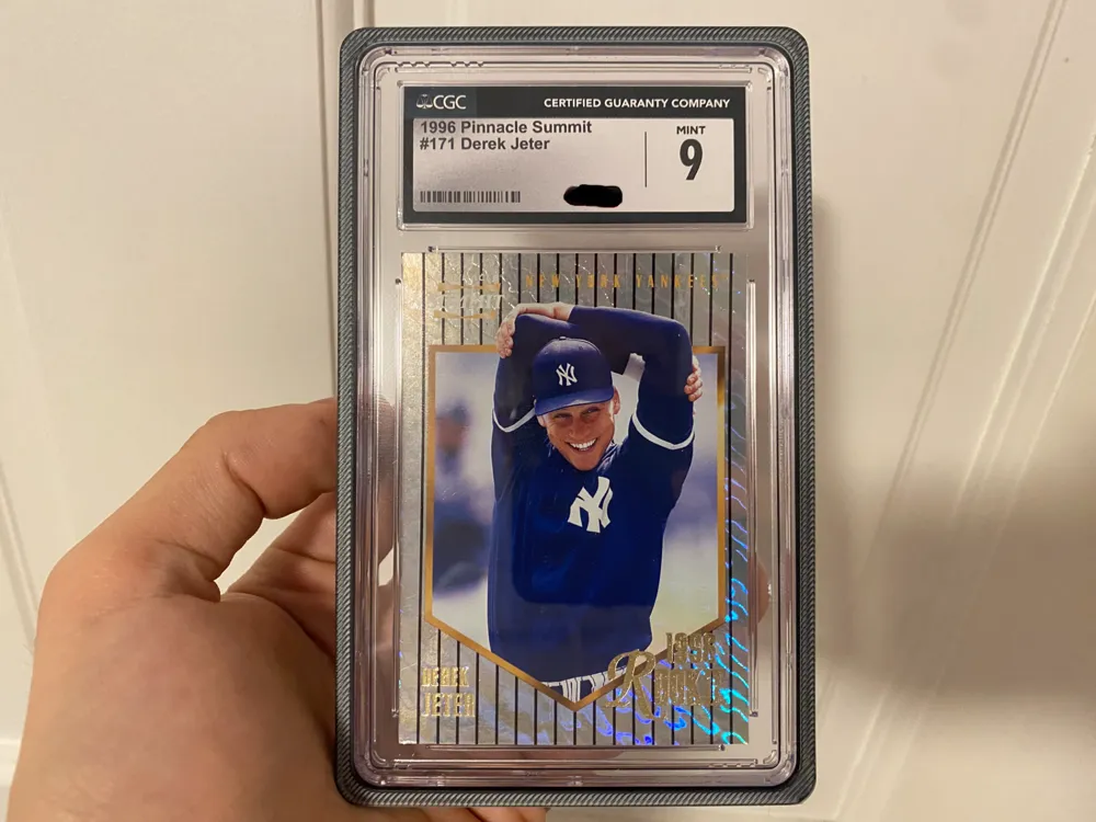 CGC Slab Bumper by Looted MakerWorld: Download Free 3D Models