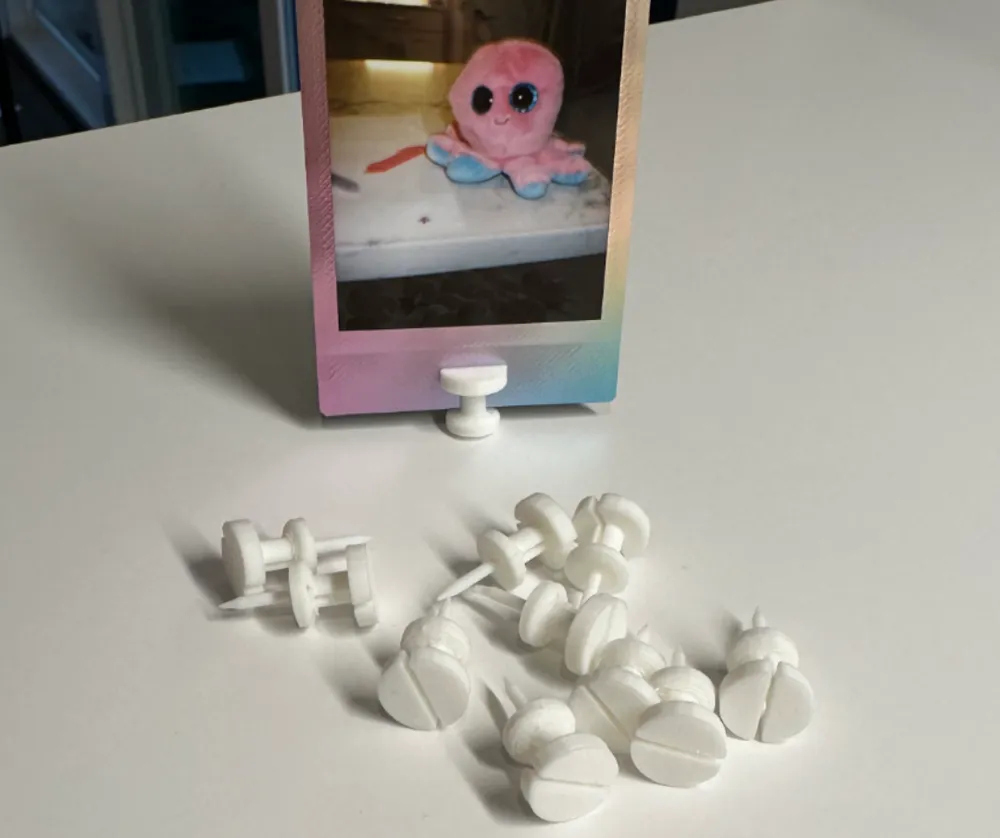Push pin with slit by IP_YAY - MakerWorld