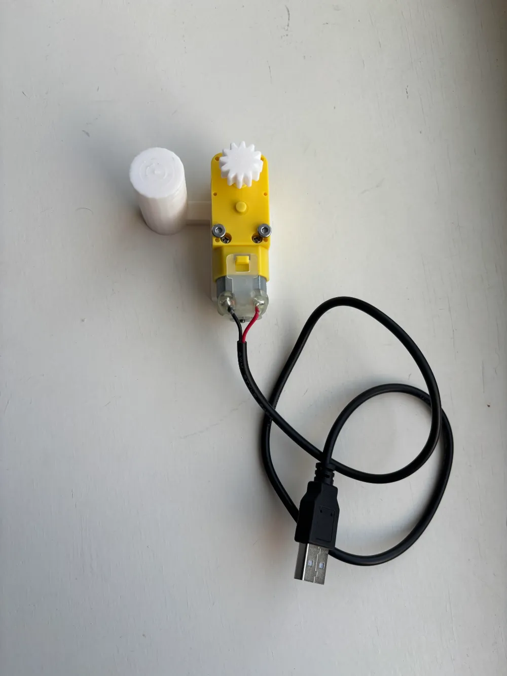 Simple Turntable - USB powered (motor of 005 kit) by Ollie - MakerWorld