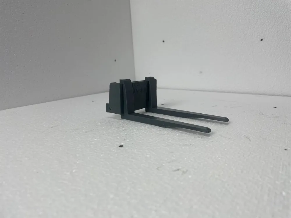 Bruder Pallet fork by Dr.Peter - MakerWorld