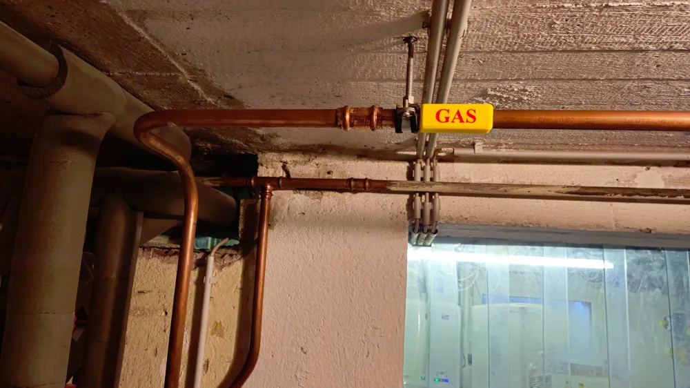 Gas line clip by Nodda - MakerWorld