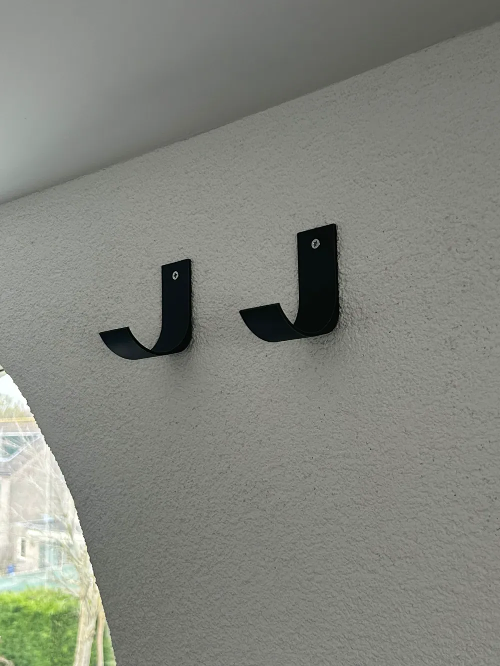 Brick wallmnt bracket technic car with 35mm tire by Mause77 - MakerWorld