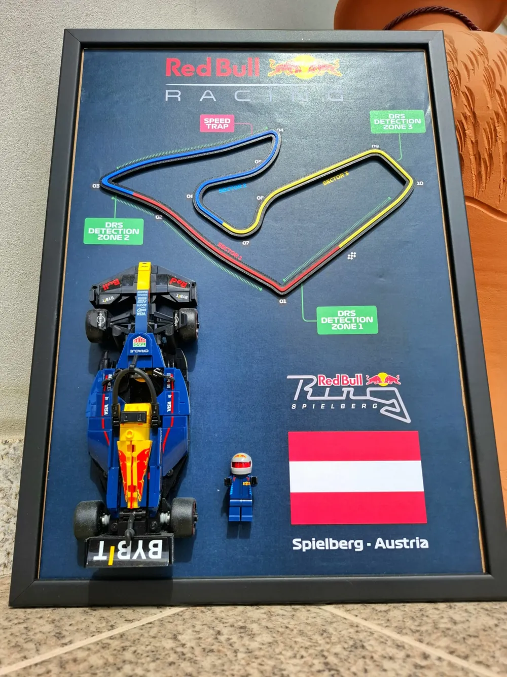 Redbull F1 Speed Champions Frame Mount + 3D Track by Pycho20 MakerWorld ...